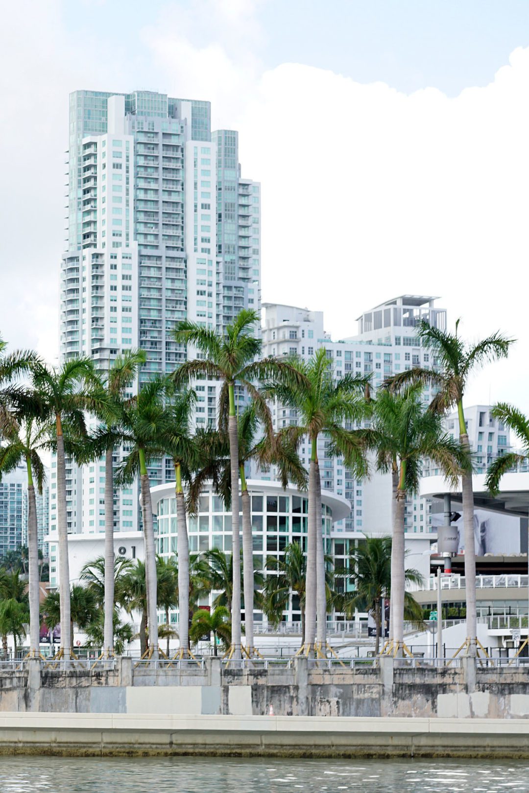 Summer Miami Getaway - The Beauty Look Book